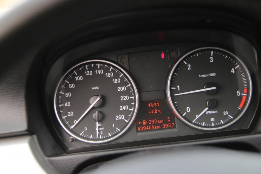 Grey BMW 320 2008 in Riga, with an engine capacity of 2.00 L and mileage of 409 thousand km for 3190 €, photo 17 on AUTOMOTO.COM.LV
