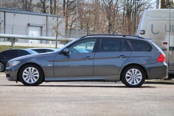 Grey BMW 320 2008 in Riga, with an engine capacity of 2.00 L and mileage of 409 thousand km for 3190 €, photo 3 on AUTOMOTO.COM.LV