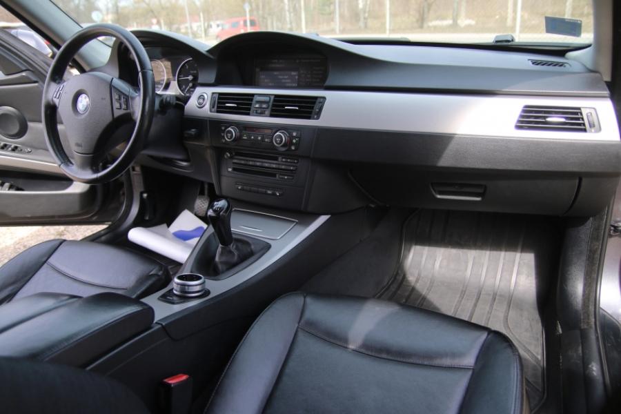 Grey BMW 320 2008 in Riga, with an engine capacity of 2.00 L and mileage of 409 thousand km for 3190 €, photo 13 on AUTOMOTO.COM.LV
