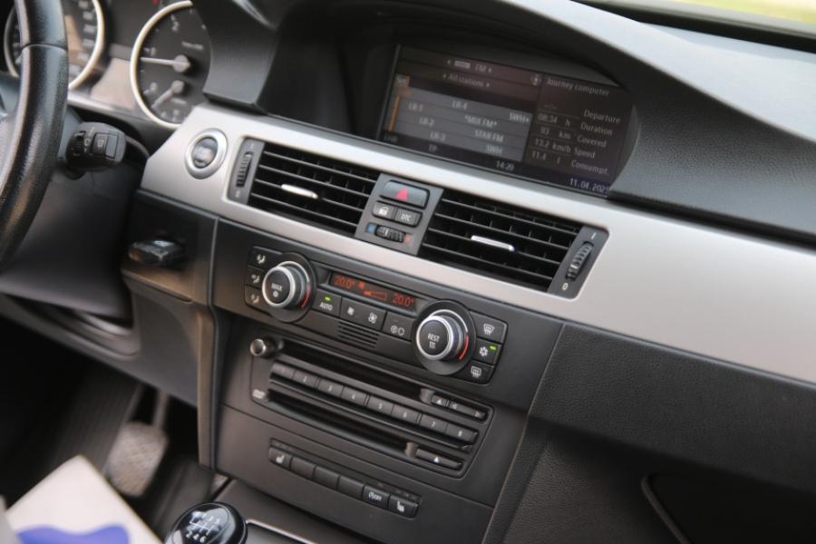 Grey BMW 320 2008 in Riga, with an engine capacity of 2.00 L and mileage of 409 thousand km for 3190 €, photo 14 on AUTOMOTO.COM.LV