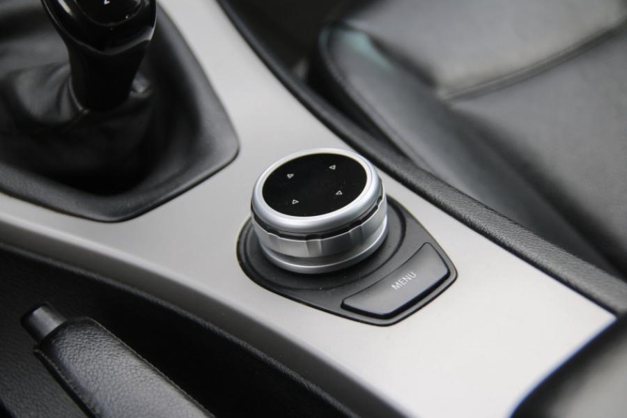 Grey BMW 320 2008 in Riga, with an engine capacity of 2.00 L and mileage of 409 thousand km for 3190 €, photo 21 on AUTOMOTO.COM.LV