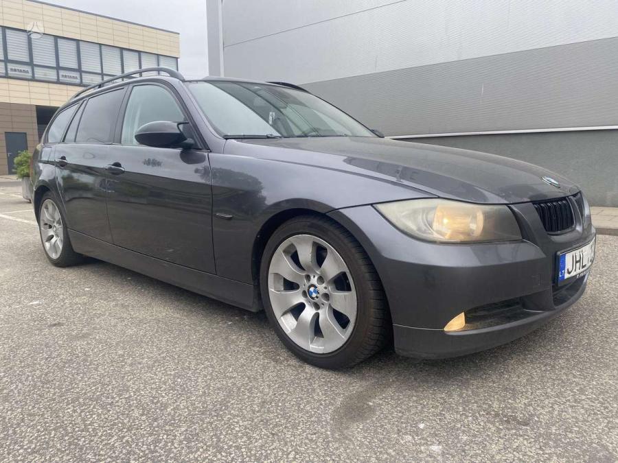Grey BMW 320 2008 in Vilnius, with an engine capacity of 2.00 L and mileage of 300 thousand km for 2500 €, photo 1 on AUTOMOTO.COM.LV