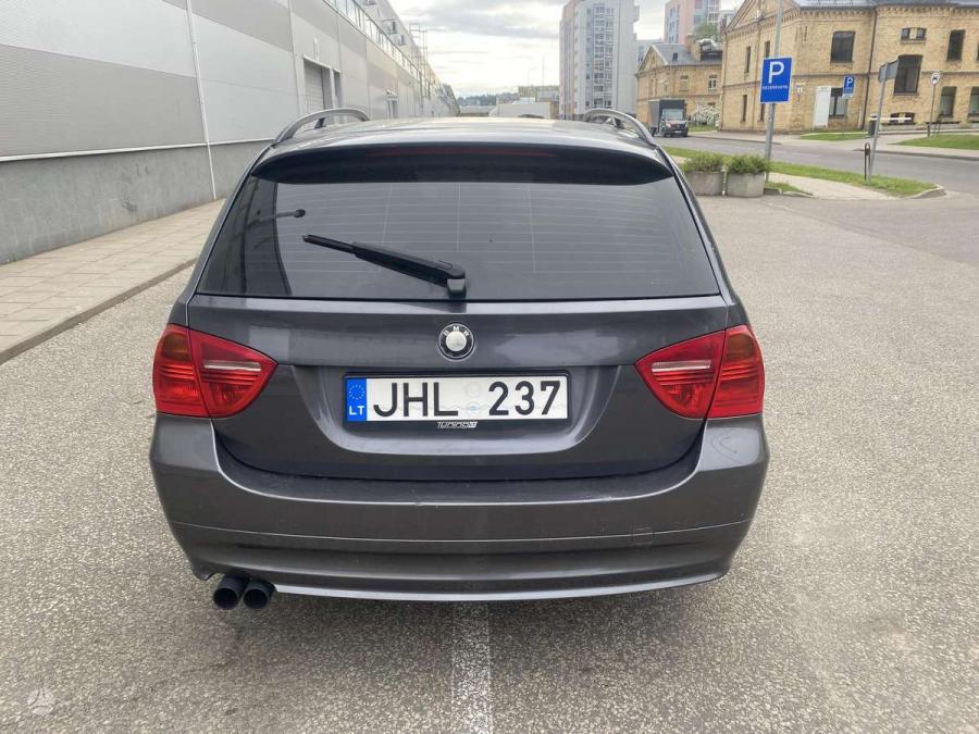 Grey BMW 320 2008 in Vilnius, with an engine capacity of 2.00 L and mileage of 300 thousand km for 2500 €, photo 7 on AUTOMOTO.COM.LV