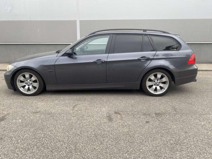 Grey BMW 320 2008 in Vilnius, with an engine capacity of 2.00 L and mileage of 300 thousand km for 2500 €, photo 10 on AUTOMOTO.COM.LV