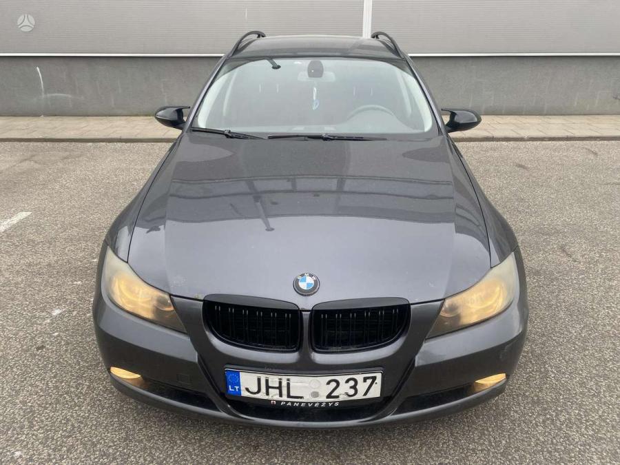Grey BMW 320 2008 in Vilnius, with an engine capacity of 2.00 L and mileage of 300 thousand km for 2500 €, photo 13 on AUTOMOTO.COM.LV