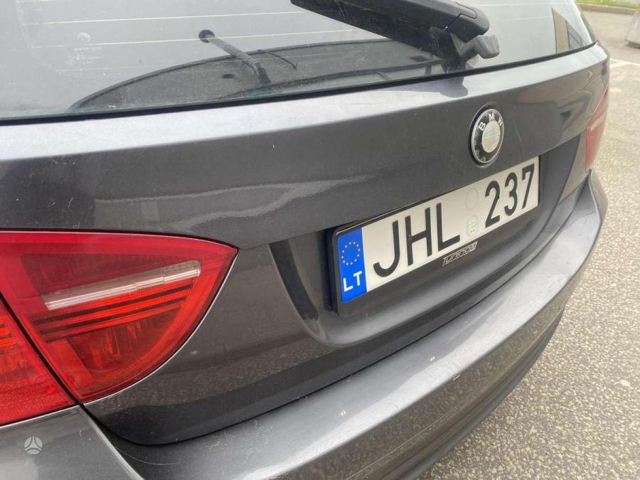 Grey BMW 320 2008 in Vilnius, with an engine capacity of 2.00 L and mileage of 300 thousand km for 2500 €, photo 21 on AUTOMOTO.COM.LV