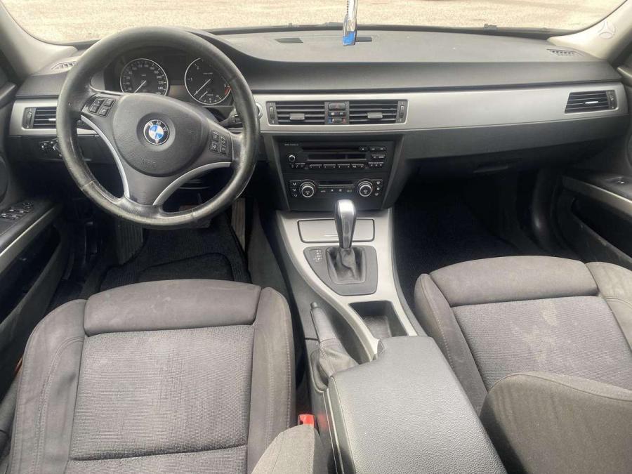 Grey BMW 320 2008 in Vilnius, with an engine capacity of 2.00 L and mileage of 300 thousand km for 2500 €, photo 27 on AUTOMOTO.COM.LV