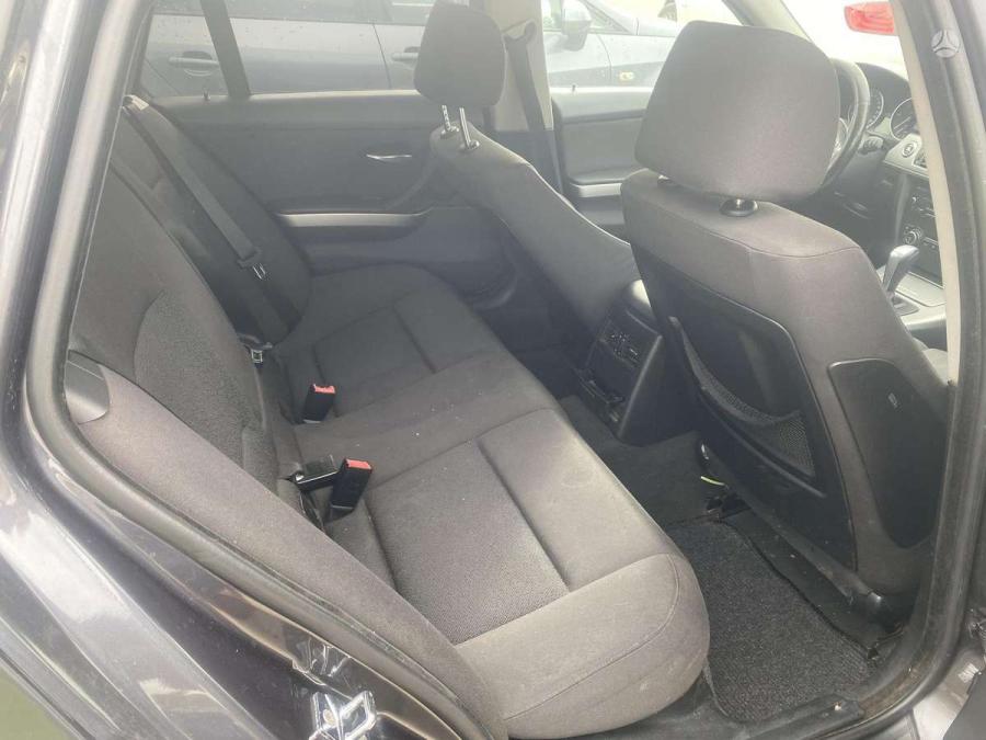 Grey BMW 320 2008 in Vilnius, with an engine capacity of 2.00 L and mileage of 300 thousand km for 2500 €, photo 28 on AUTOMOTO.COM.LV
