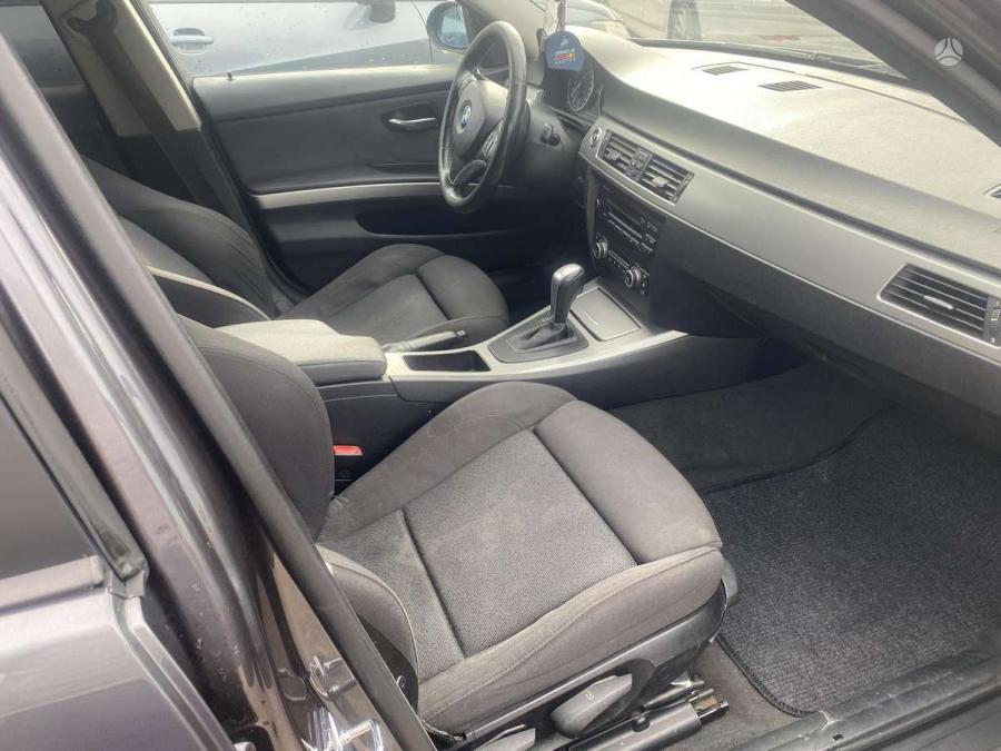 Grey BMW 320 2008 in Vilnius, with an engine capacity of 2.00 L and mileage of 300 thousand km for 2500 €, photo 29 on AUTOMOTO.COM.LV