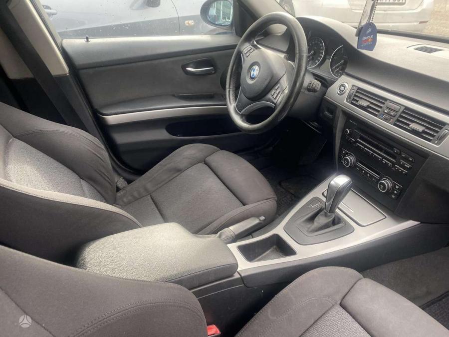 Grey BMW 320 2008 in Vilnius, with an engine capacity of 2.00 L and mileage of 300 thousand km for 2500 €, photo 30 on AUTOMOTO.COM.LV