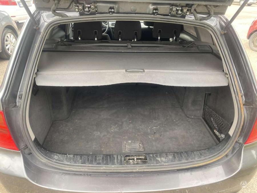 Grey BMW 320 2008 in Vilnius, with an engine capacity of 2.00 L and mileage of 300 thousand km for 2500 €, photo 32 on AUTOMOTO.COM.LV