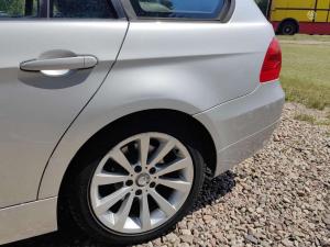 Grey BMW 320 2008 in Vilnius, with an engine capacity of 2.00 L and mileage of 390 thousand km for 2850 €, photo 10 on AUTOMOTO.COM.LV