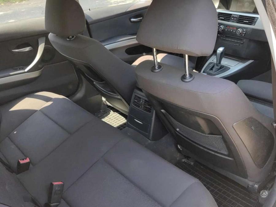 Grey BMW 320 2008 in Vilnius, with an engine capacity of 2.00 L and mileage of 390 thousand km for 2850 €, photo 13 on AUTOMOTO.COM.LV