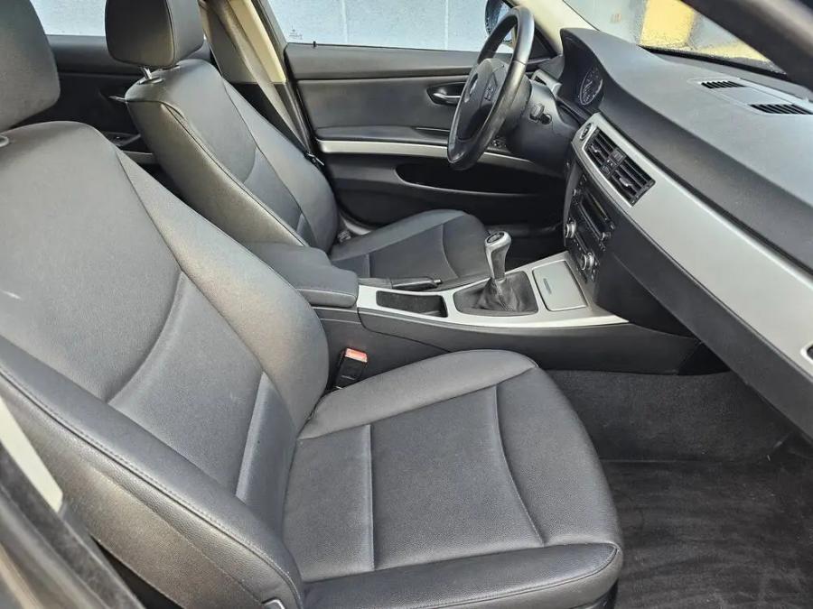 Pelēks BMW 320 2008 Rīga, ar dzinēja tilpumu 2.00 L un nobraukumu 269 tūkst. km par 4750 €, foto 7 vietnē AUTOMOTO.COM.LV