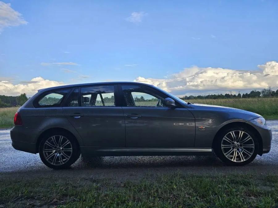 Pelēks BMW 320 2008 Rīga, ar dzinēja tilpumu 2.00 L un nobraukumu 269 tūkst. km par 4750 €, foto 9 vietnē AUTOMOTO.COM.LV