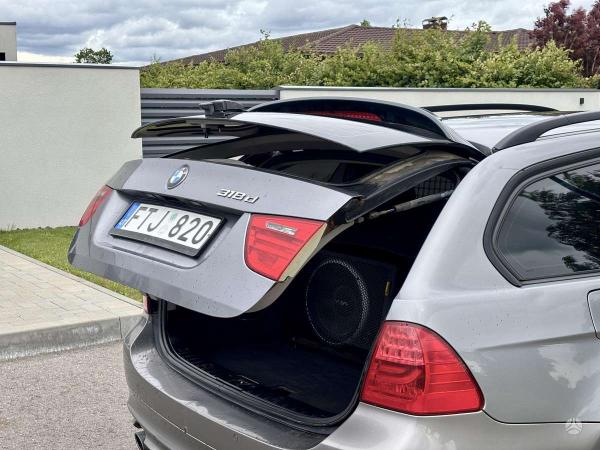 Grey BMW 320 2008 in Vilnius, with an engine capacity of 2.00 L and mileage of 350 thousand km for 2950 €, photo 7 on AUTOMOTO.COM.LV