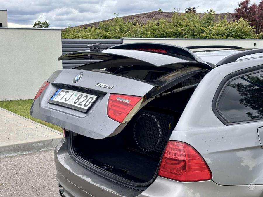 Grey BMW 320 2008 in Vilnius, with an engine capacity of 2.00 L and mileage of 350 thousand km for 2950 €, photo 8 on AUTOMOTO.COM.LV