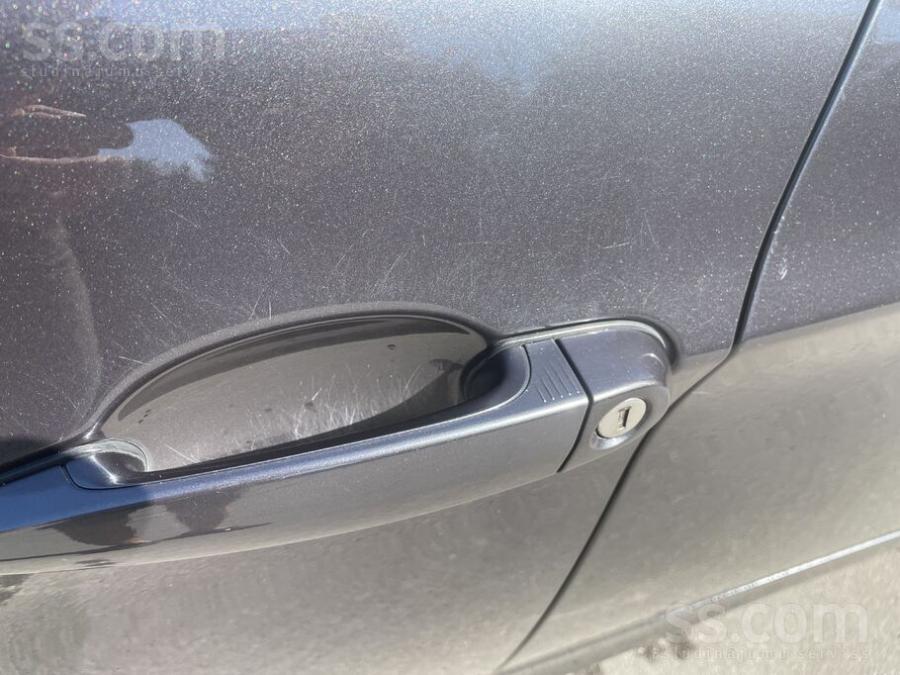Grey BMW 320 2008 in Bauska, with an engine capacity of 2.00 L and mileage of 395 thousand km for 3850 €, photo 9 on AUTOMOTO.COM.LV