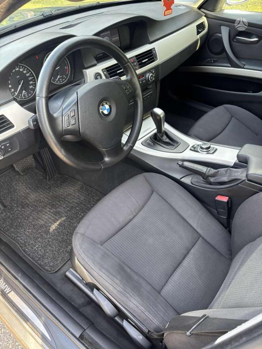 Grey BMW 320 2008 in Utena, with an engine capacity of 2.00 L and mileage of 311 thousand km for 3550 €, photo 13 on AUTOMOTO.COM.LV