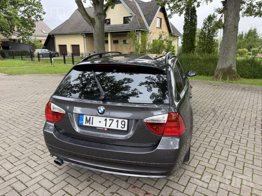 Grey BMW 320 2008 in Valmiera, with an engine capacity of 2.00 L and mileage of 283 thousand km for 3870 €, photo 10 on AUTOMOTO.COM.LV