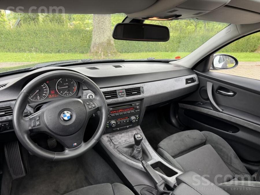Grey BMW 320 2008 in Valmiera, with an engine capacity of 2.00 L and mileage of 283 thousand km for 3870 €, photo 19 on AUTOMOTO.COM.LV