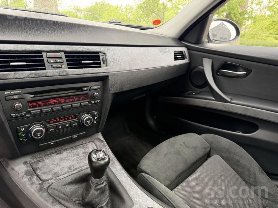 Grey BMW 320 2008 in Valmiera, with an engine capacity of 2.00 L and mileage of 283 thousand km for 3870 €, photo 23 on AUTOMOTO.COM.LV