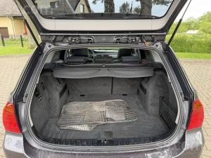 Grey BMW 320 2008 in Valmiera, with an engine capacity of 2.00 L and mileage of 283 thousand km for 3870 €, photo 24 on AUTOMOTO.COM.LV