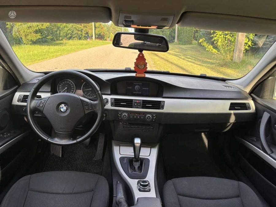 Pelēks BMW 320 2008 Utena, ar dzinēja tilpumu 2.00 L un nobraukumu 311 tūkst. km par 3350 €, foto 14 vietnē AUTOMOTO.COM.LV