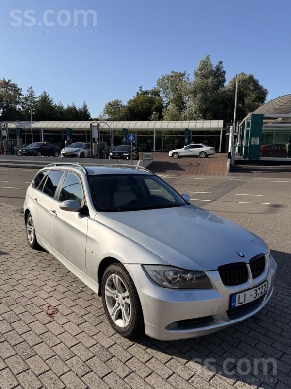 Grey BMW 320 2008 in Riga, with an engine capacity of 2.00 L and mileage of 333 thousand km for 4550 €, photo 1 on AUTOMOTO.COM.LV