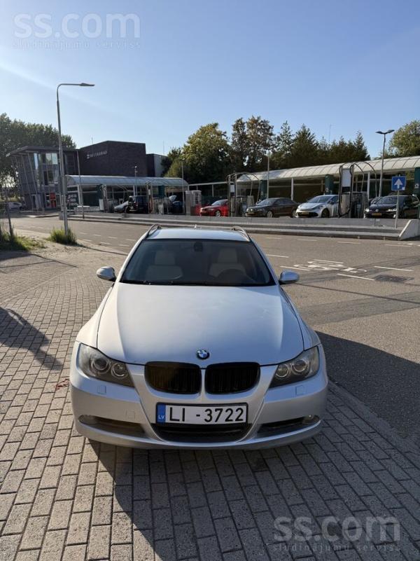 Grey BMW 320 2008 in Riga, with an engine capacity of 2.00 L and mileage of 333 thousand km for 4550 €, photo 3 on AUTOMOTO.COM.LV