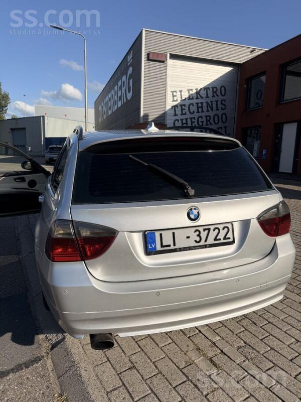 Grey BMW 320 2008 in Riga, with an engine capacity of 2.00 L and mileage of 333 thousand km for 4550 €, photo 8 on AUTOMOTO.COM.LV