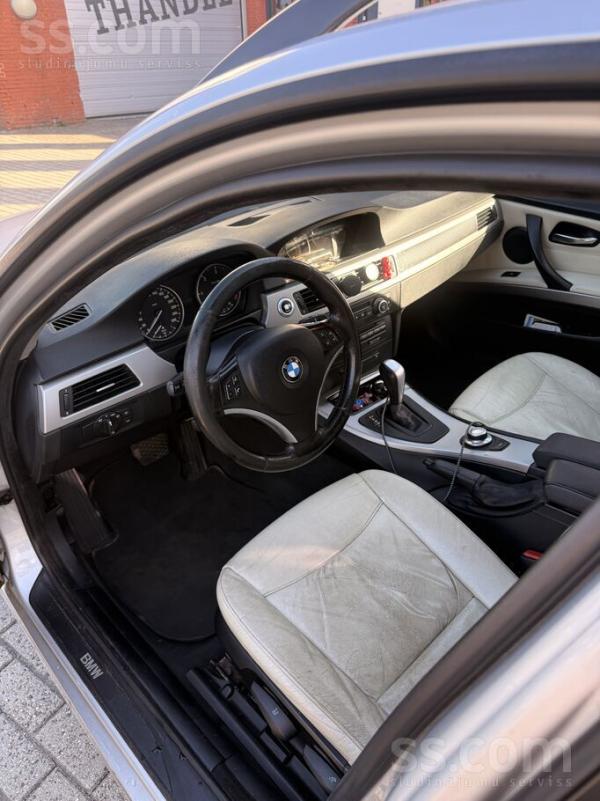 Grey BMW 320 2008 in Riga, with an engine capacity of 2.00 L and mileage of 333 thousand km for 4550 €, photo 9 on AUTOMOTO.COM.LV