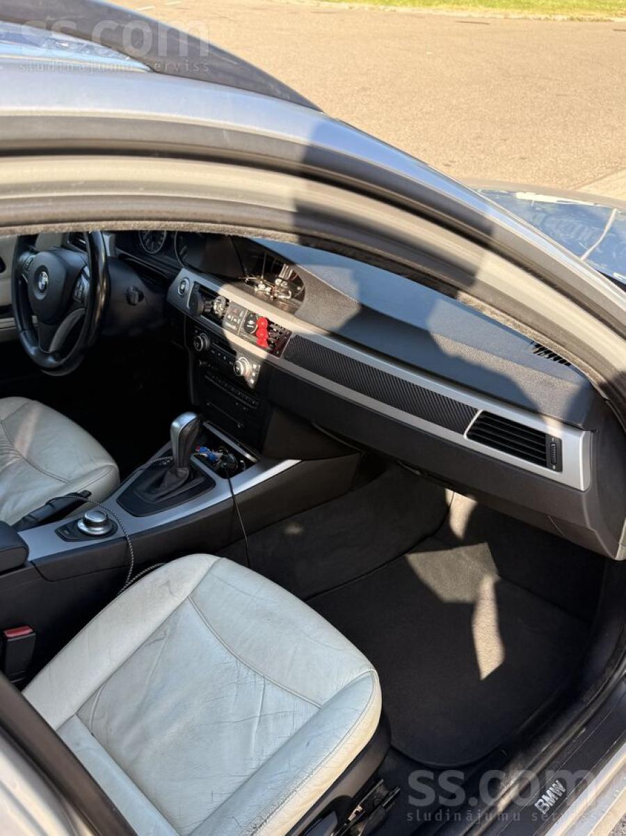 Grey BMW 320 2008 in Riga, with an engine capacity of 2.00 L and mileage of 333 thousand km for 4550 €, photo 11 on AUTOMOTO.COM.LV
