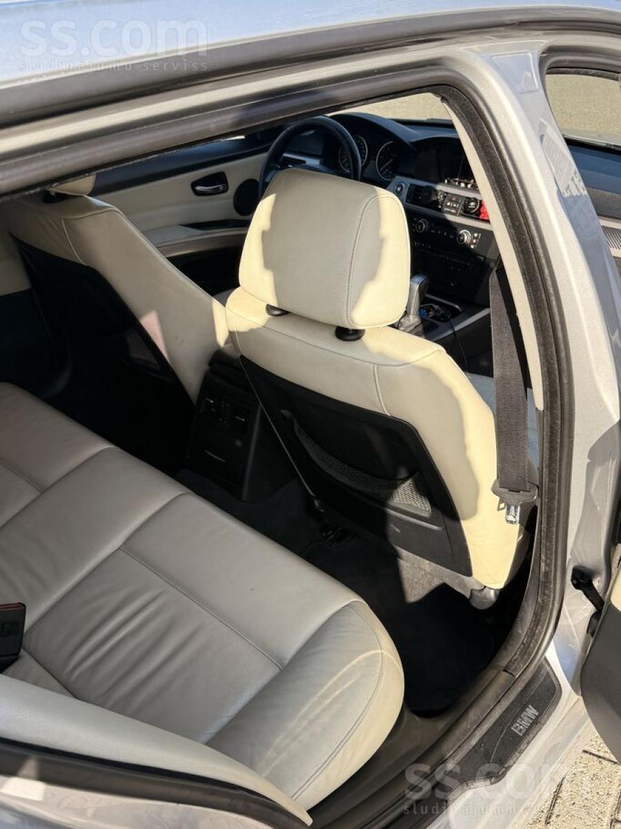 Grey BMW 320 2008 in Riga, with an engine capacity of 2.00 L and mileage of 333 thousand km for 4550 €, photo 13 on AUTOMOTO.COM.LV