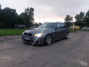 Pelēks BMW 320 2008 Panevēža, ar dzinēja tilpumu 2.00 L un nobraukumu 300 tūkst. km par 3650 €, foto  vietnē AUTOMOTO.COM.LV