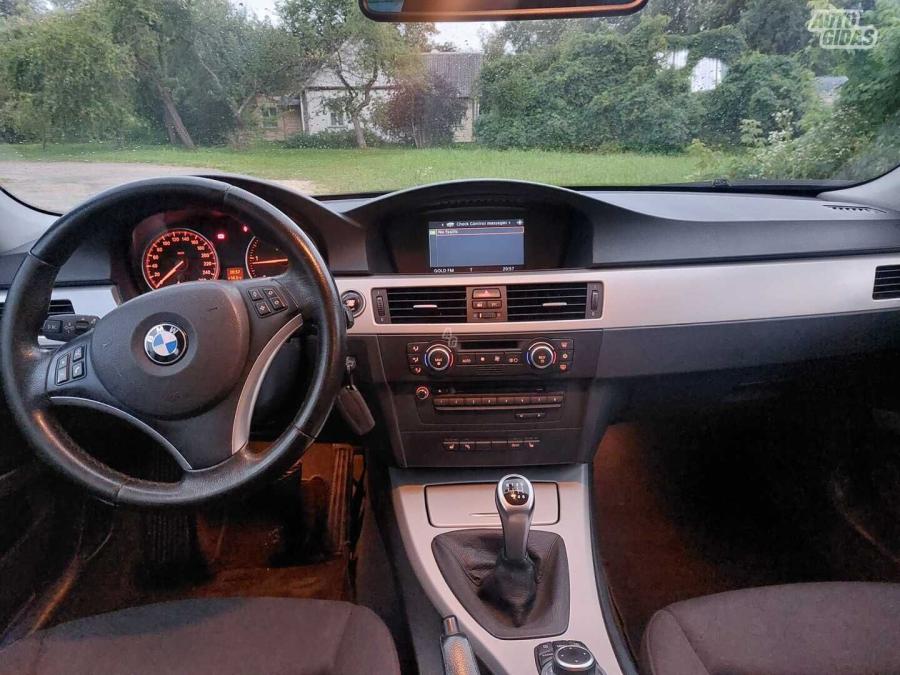 Pelēks BMW 320 2008 Panevēža, ar dzinēja tilpumu 2.00 L un nobraukumu 300 tūkst. km par 3650 €, foto 10 vietnē AUTOMOTO.COM.LV