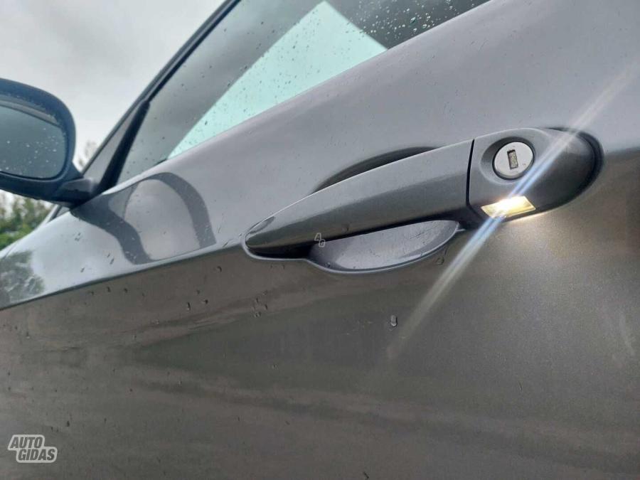 Pelēks BMW 320 2008 Panevēža, ar dzinēja tilpumu 2.00 L un nobraukumu 300 tūkst. km par 3650 €, foto 13 vietnē AUTOMOTO.COM.LV