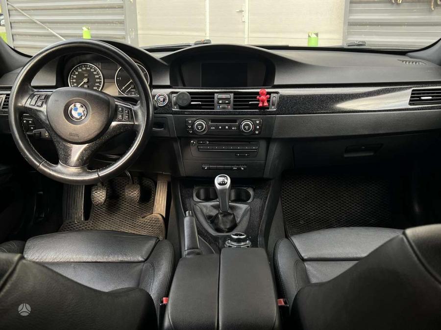 Pelēks BMW 320 2008 Kauņa, ar dzinēja tilpumu 2.00 L un nobraukumu 487 tūkst. km par 3150 €, foto 14 vietnē AUTOMOTO.COM.LV