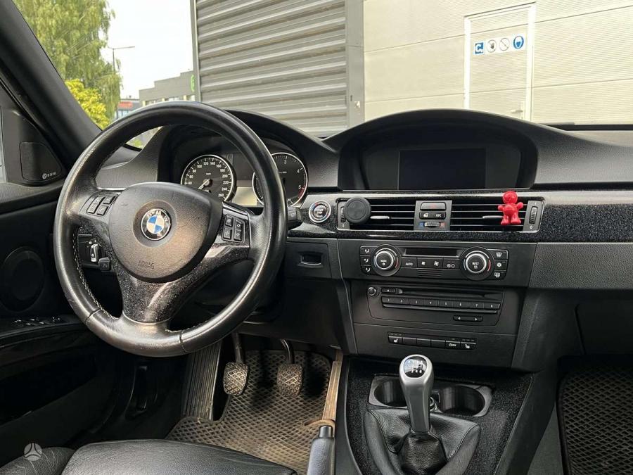 Pelēks BMW 320 2008 Kauņa, ar dzinēja tilpumu 2.00 L un nobraukumu 487 tūkst. km par 3150 €, foto 15 vietnē AUTOMOTO.COM.LV