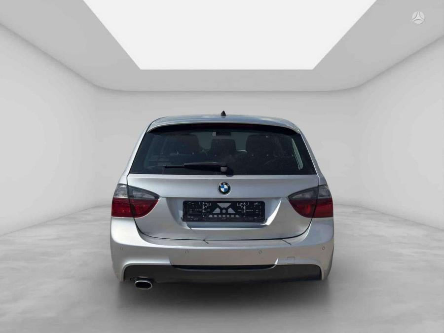 Grey BMW 320 2008 in Kaunas, with an engine capacity of 2.00 L and mileage of 227 thousand km for 4990 €, photo 6 on AUTOMOTO.COM.LV