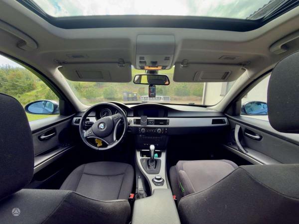 BMW 320 2008 Vievis vietnē Pelēks BMW 320 2008 Vievis, ar dzinēja tilpumu 0.00 L un nobraukumu 290 tūkst. km par 4299 €, foto 9 vietnē AUTOMOTO.COM.LV
