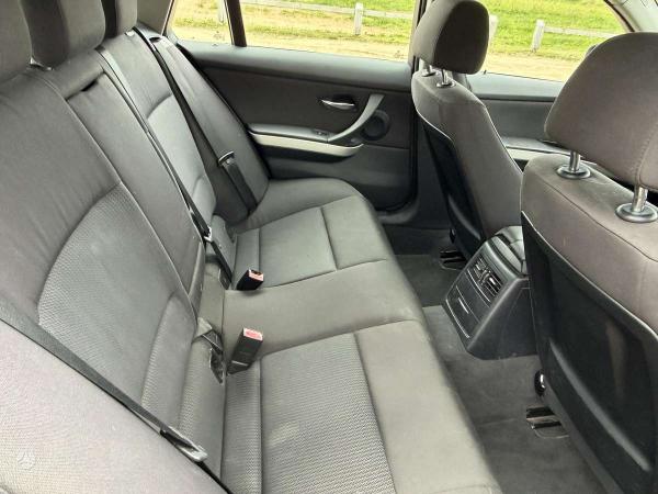 Pelēks BMW 320 2008 Utena, ar dzinēja tilpumu 2.00 L un nobraukumu 340 tūkst. km par 3650 €, foto 8 vietnē AUTOMOTO.COM.LV