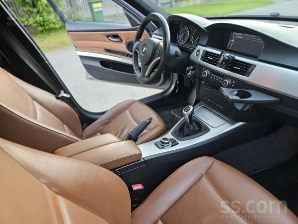 BMW 320 2008 in Riga on AUTOMOTO.COM.LV Grey BMW 320 2008 in Riga, with an engine capacity of 2.00 L and mileage of 330 thousand km for 4900 €, photo 3 on AUTOMOTO.COM.LV