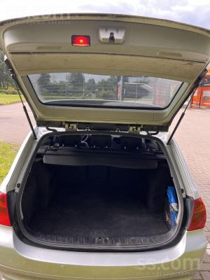 Pelēks BMW 320 2008 Jelgava, ar dzinēja tilpumu 2.00 L un nobraukumu 373 tūkst. km par 2400 €, foto 11 vietnē AUTOMOTO.COM.LV