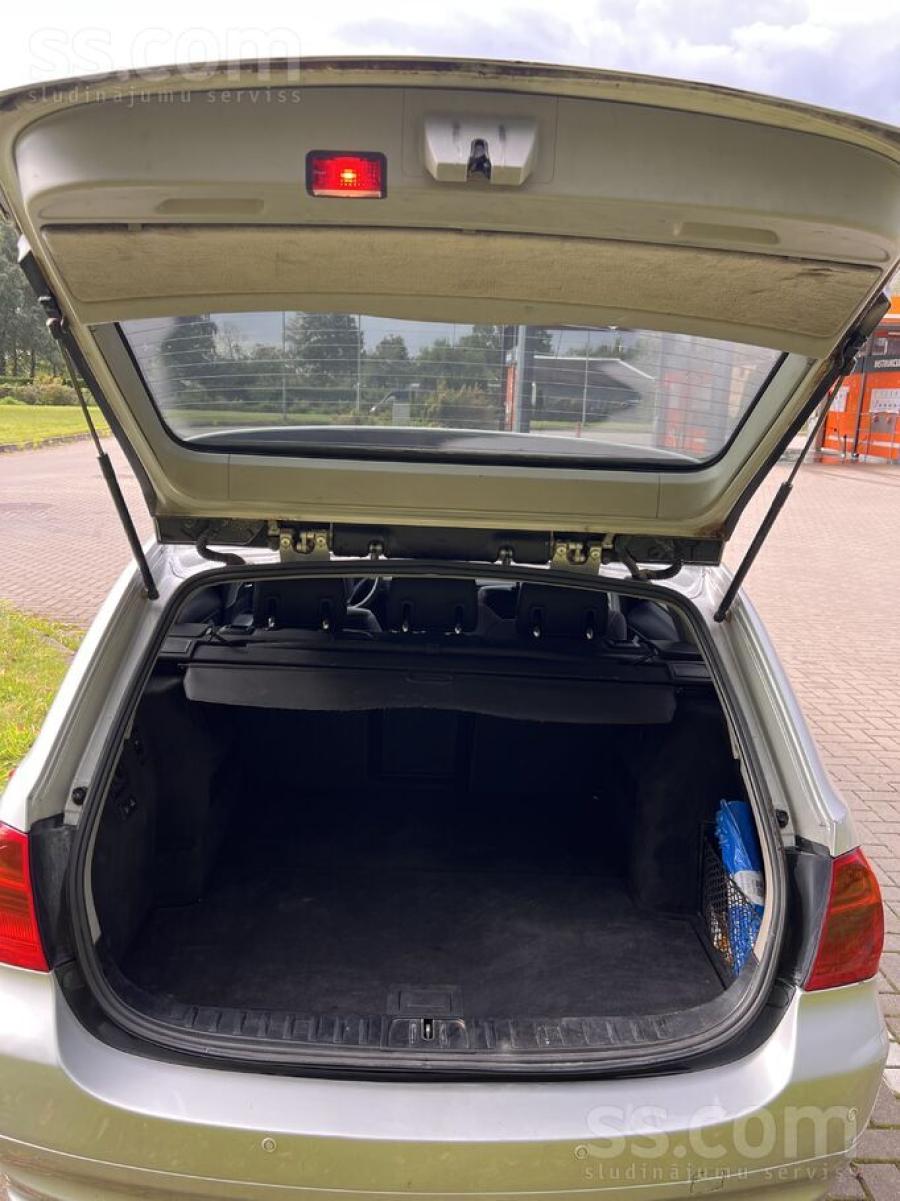 Pelēks BMW 320 2008 Jelgava, ar dzinēja tilpumu 2.00 L un nobraukumu 373 tūkst. km par 2400 €, foto 11 vietnē AUTOMOTO.COM.LV