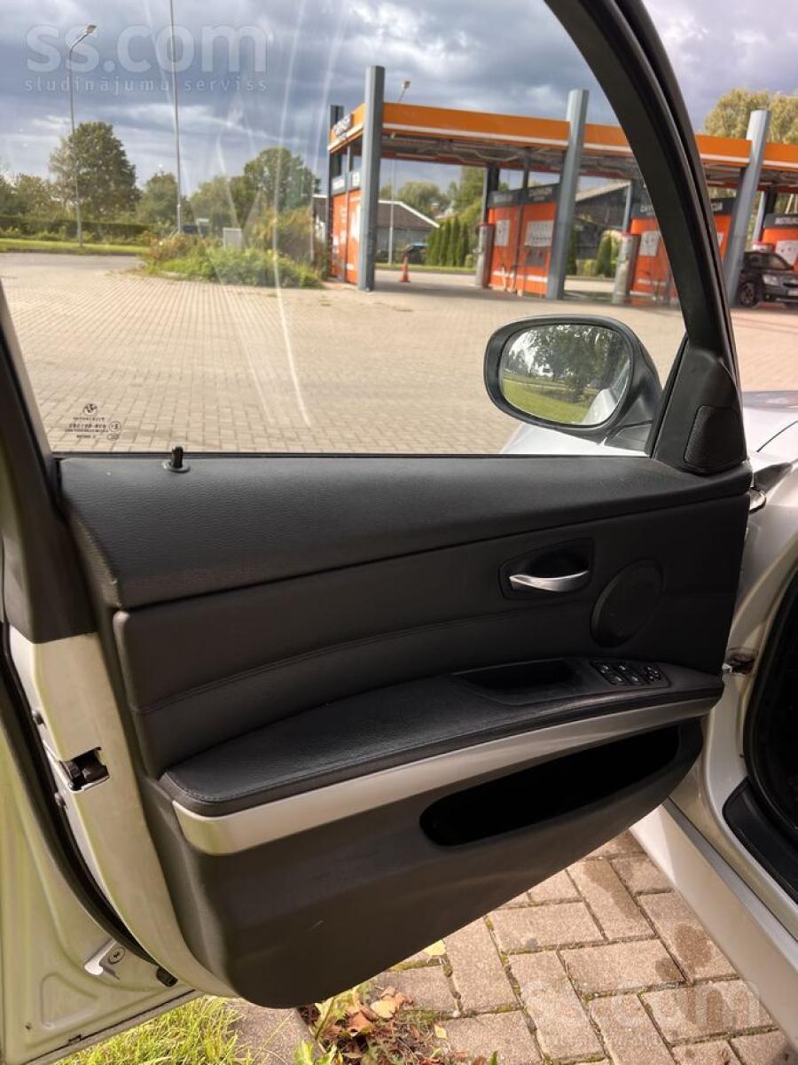 Pelēks BMW 320 2008 Jelgava, ar dzinēja tilpumu 2.00 L un nobraukumu 373 tūkst. km par 2400 €, foto 14 vietnē AUTOMOTO.COM.LV