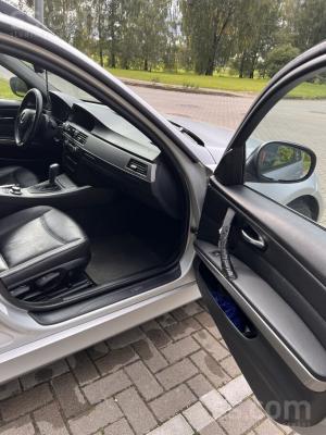 Pelēks BMW 320 2008 Jelgava, ar dzinēja tilpumu 2.00 L un nobraukumu 373 tūkst. km par 2400 €, foto 18 vietnē AUTOMOTO.COM.LV
