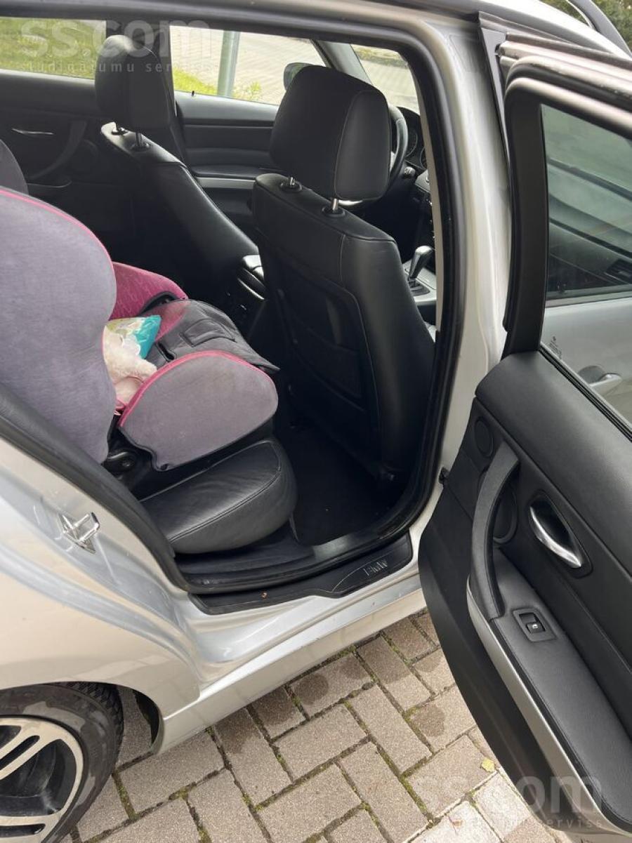 Pelēks BMW 320 2008 Jelgava, ar dzinēja tilpumu 2.00 L un nobraukumu 373 tūkst. km par 2400 €, foto 19 vietnē AUTOMOTO.COM.LV