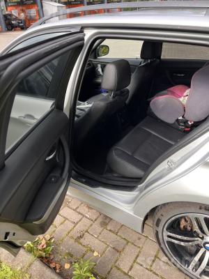 Pelēks BMW 320 2008 Jelgava, ar dzinēja tilpumu 2.00 L un nobraukumu 373 tūkst. km par 2400 €, foto 20 vietnē AUTOMOTO.COM.LV