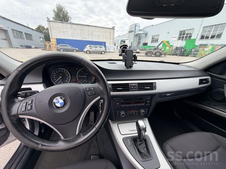 Grey BMW 320 2008 in Riga, with an engine capacity of 2.00 L and mileage of 270 thousand km for 3700 €, photo 11 on AUTOMOTO.COM.LV